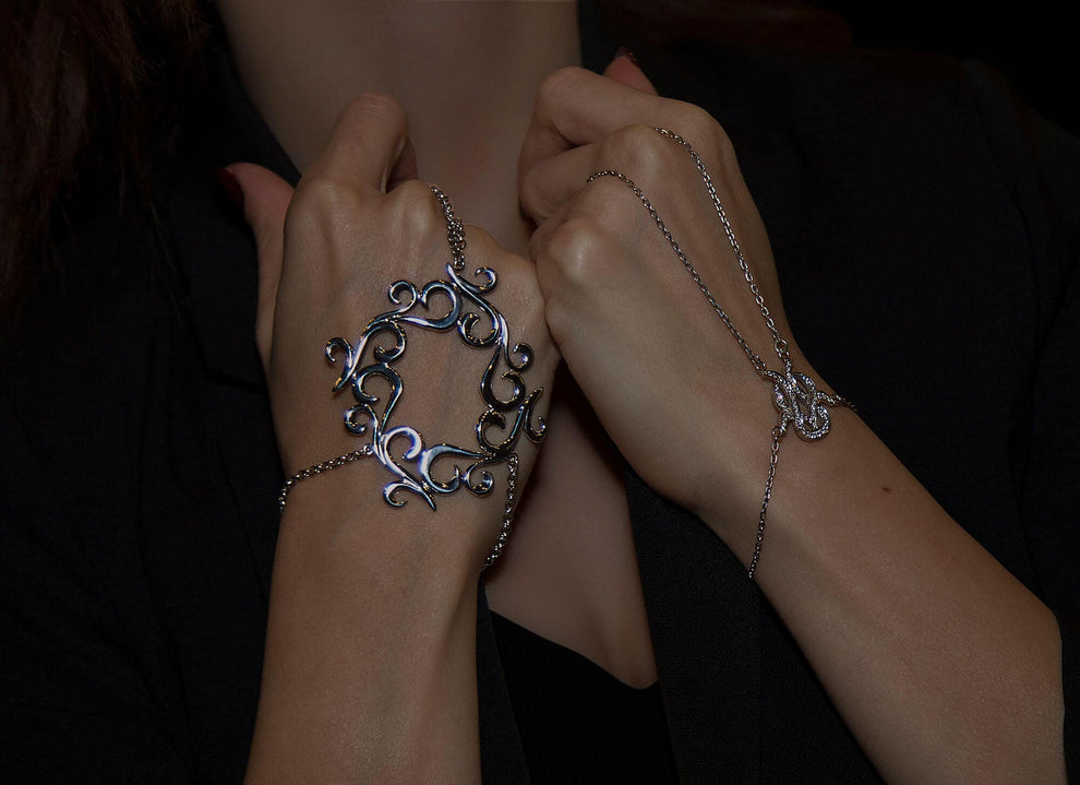 Sterling silver hand chain “Gia”